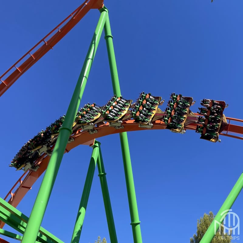 Le 2ème parc du voyage, Six Flags Magic Moutain, le parc avec le plus ...